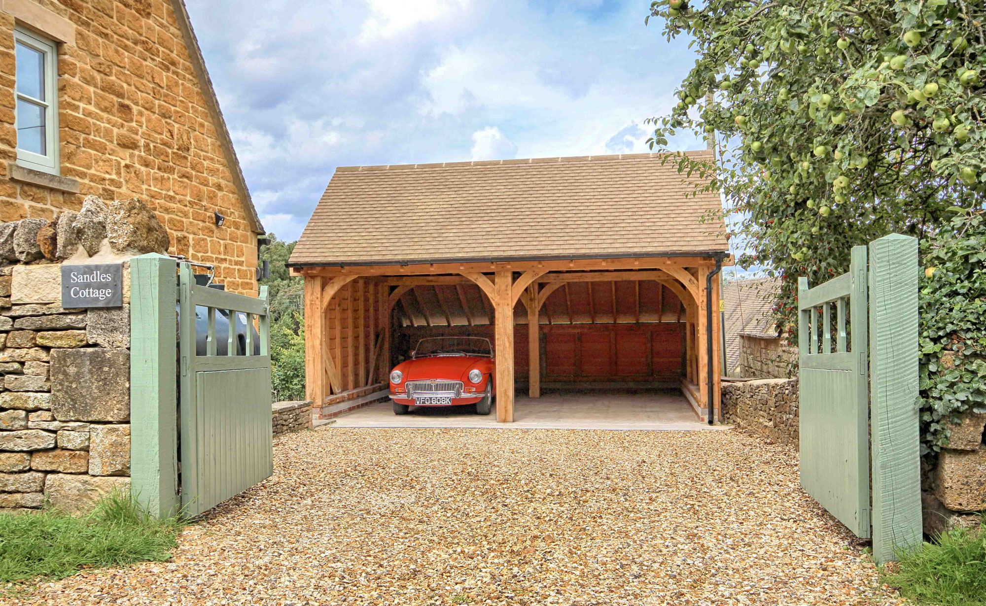 Oak Garages | Traditional Oak Garages | Gallery | Single Storey Barns