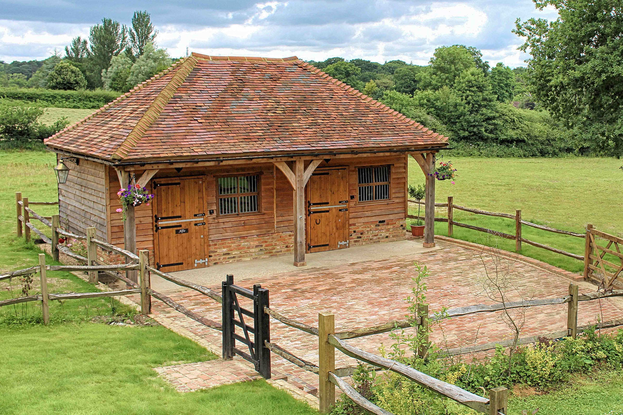 Oak Garages | Traditional Oak Garages | Gallery | Stables & complexes